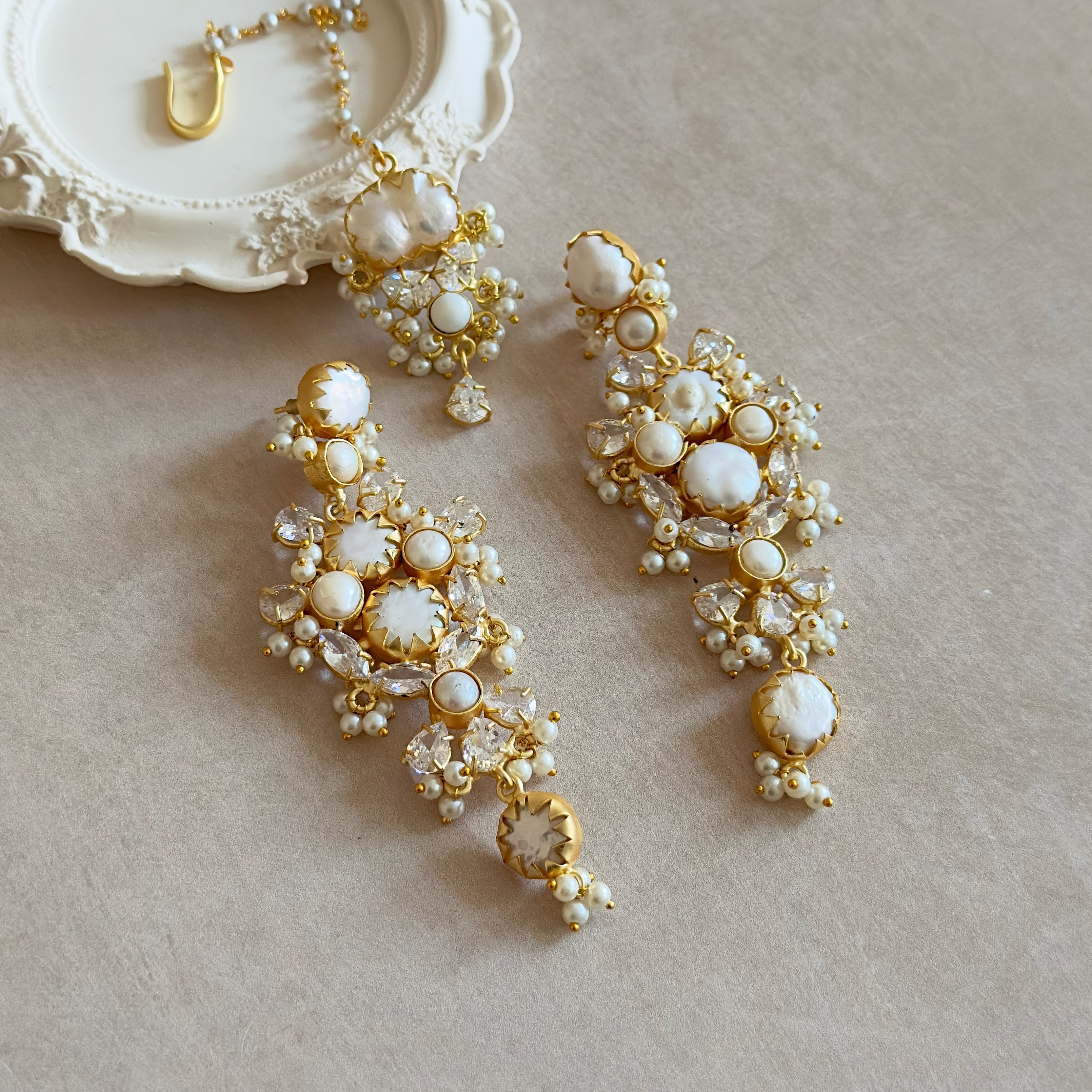Amoura Pearl Crystal Tikka Set | Ahseya & Co